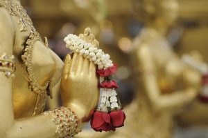 'Wai' Thai Greeting - Trip Advice - Guide to Thailand